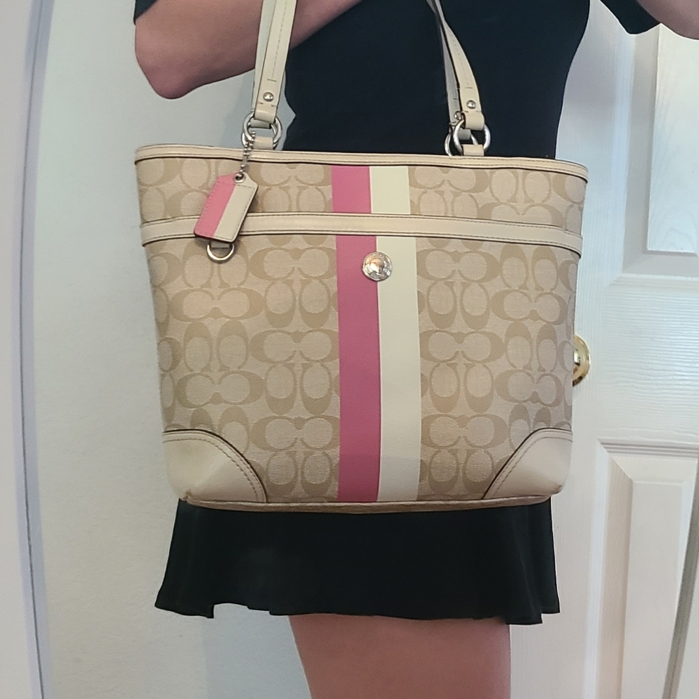 Coach Chelsea Heritage Signature Tan/ Pink/White Stri… - Gem